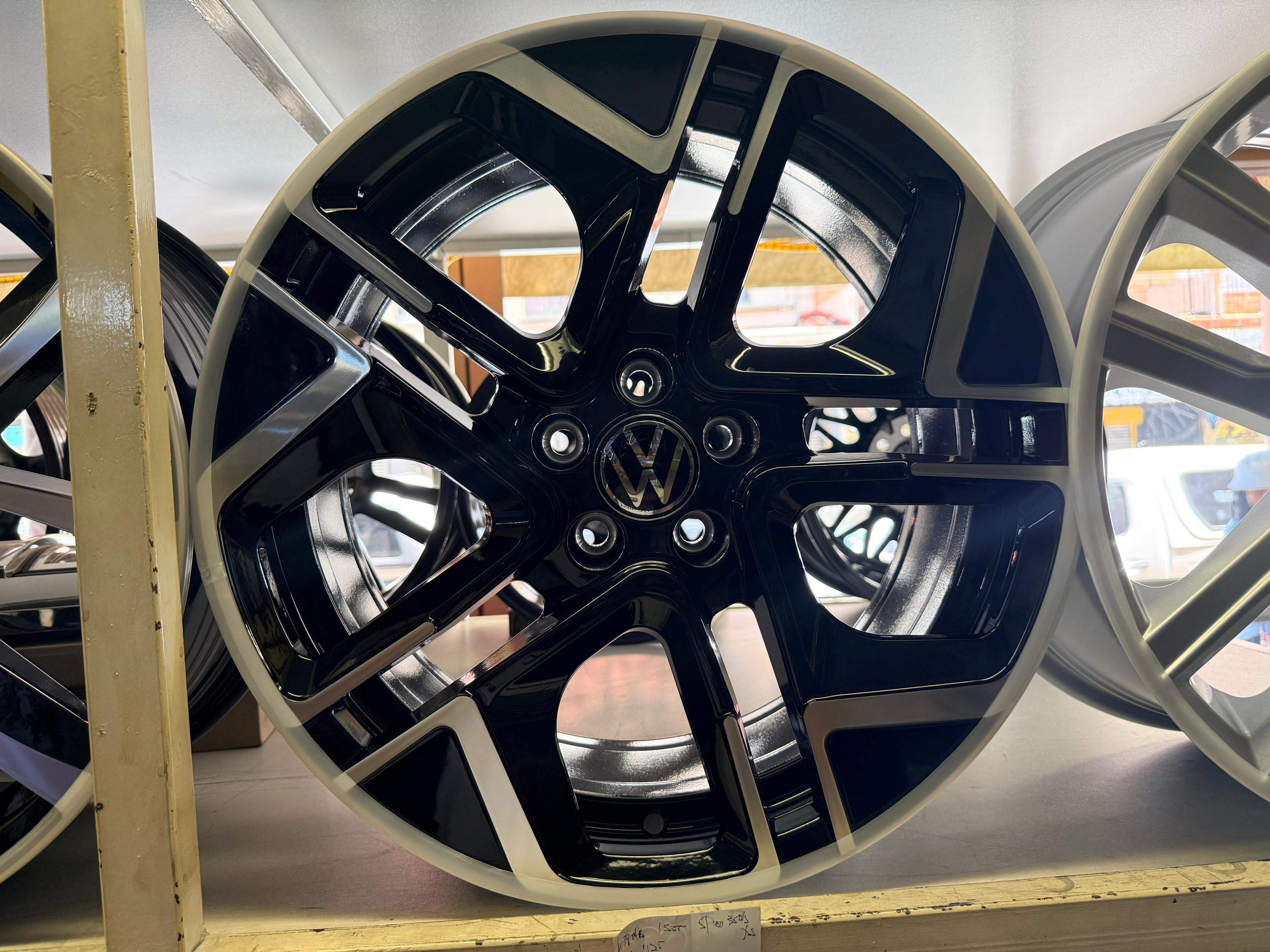 GOLF 8.5 STYLE RIM 17 INCH R-LINE – Karbon Auto